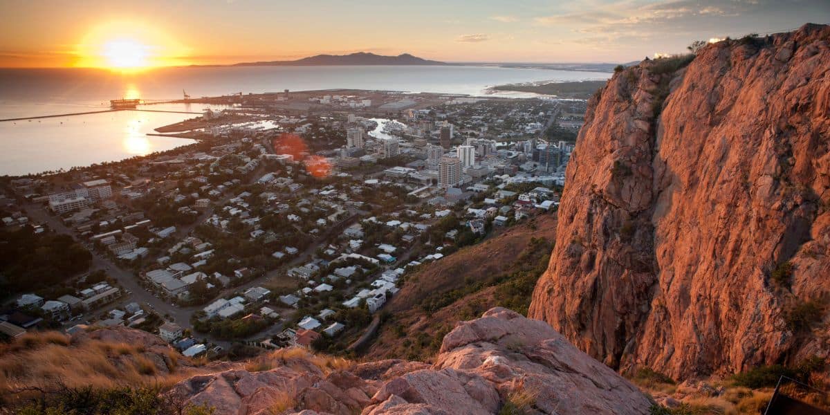 Top 15 Iconic Must-Visit Destinations in Queensland - Queensland Travel ...