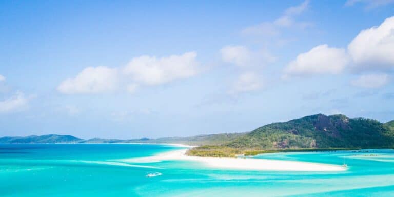 Top 15 Iconic Must-Visit Destinations in Queensland - Queensland Travel ...